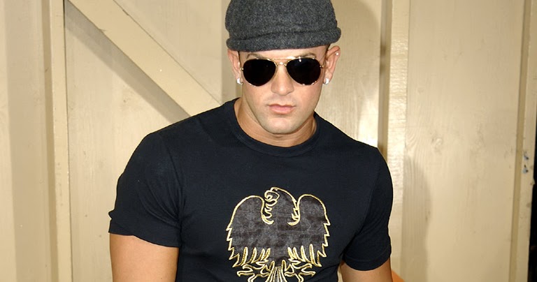 mitchmen by Mitchell: Chaz 1 - Dodgy Gear