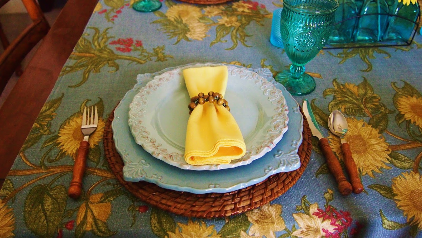 In the Middle of Nowhere : Sunday Supper Tablescape