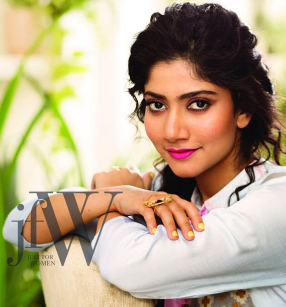 DESI ACTRESS PICTURES: Sai Pallavi JFW Photoshoot ★ Desipixer