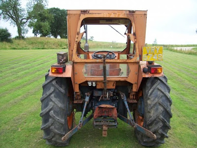 المحلاوي للإستيراد والتصدير (معدات ثقيلة): جرار زراعي Universal 550 super