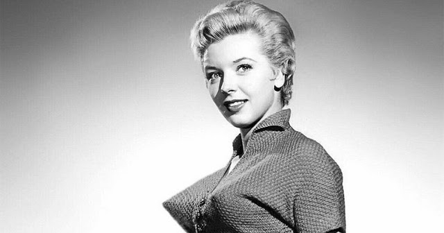 SylK's Playground: The Bullet Bra in the 1940s and 1950s