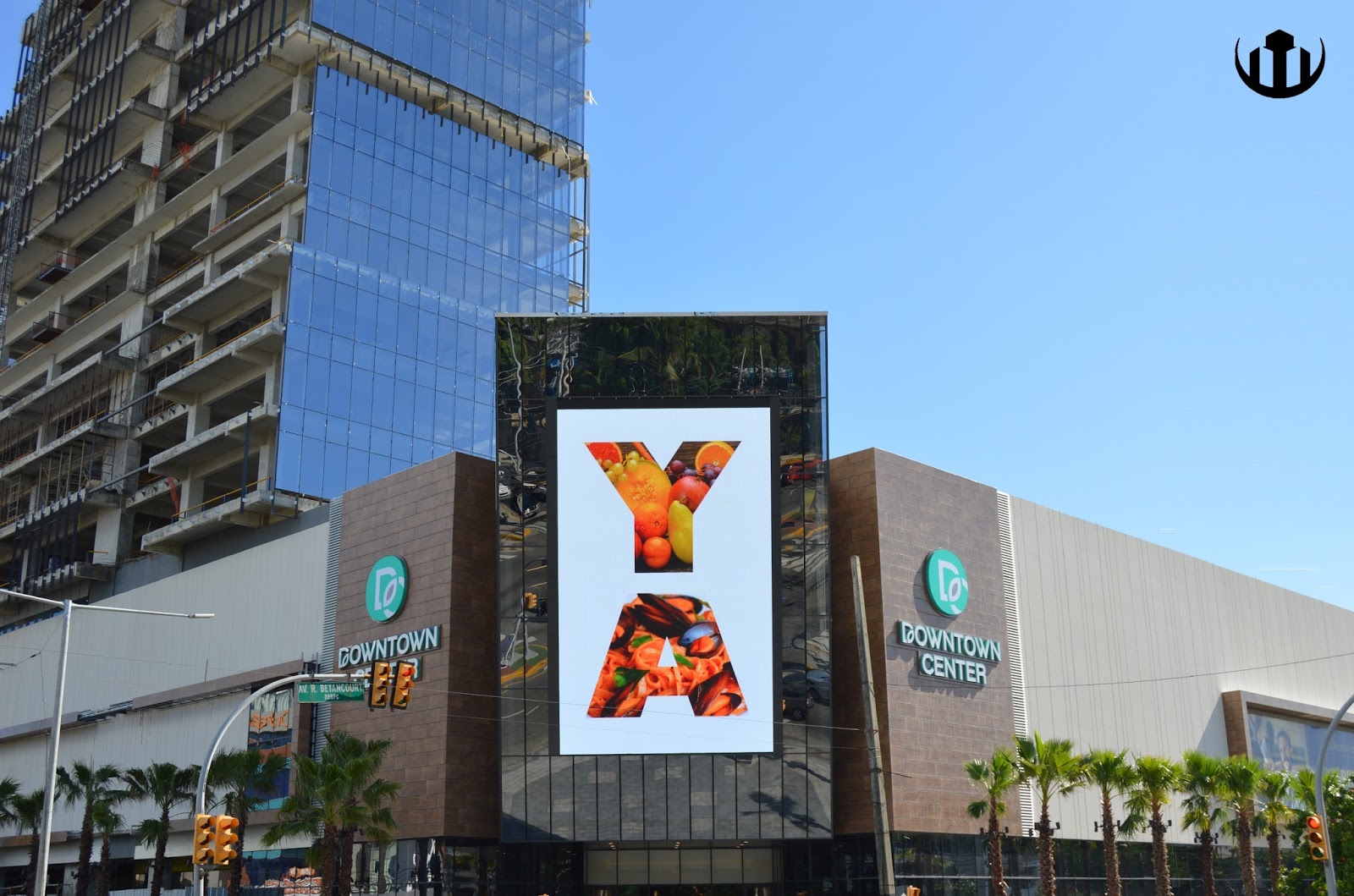 Downtown Center; centro comercial y torre corporativa - Urbanopolis.net