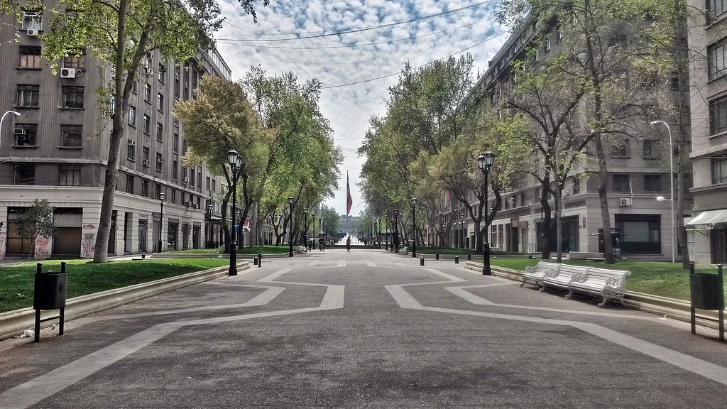 Los bulevar; un ejemplo: Paseo Bulnes de Santiago.-a