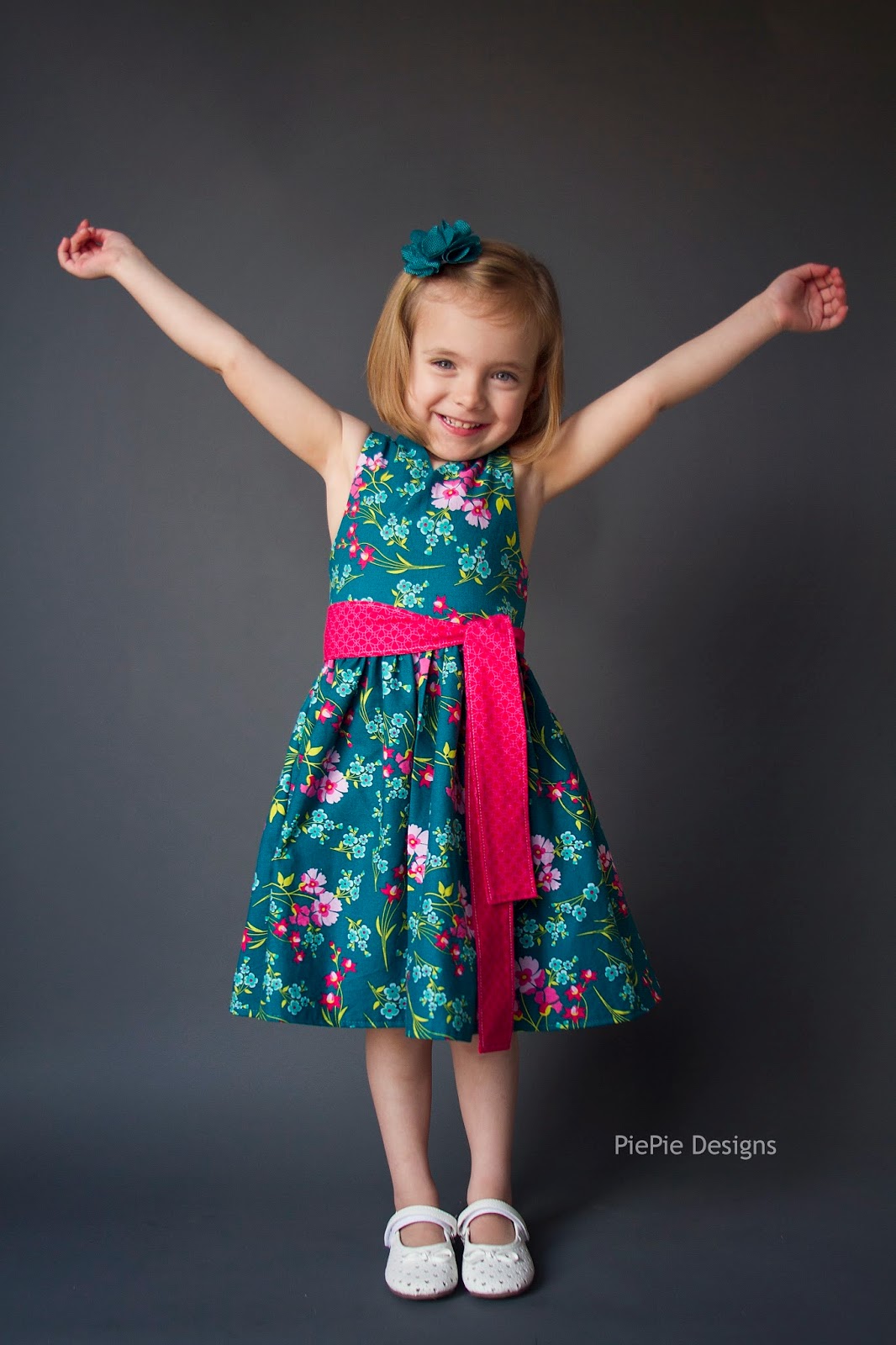 PiePie Designs: DIY Girl's Dress: The Saffron Twirl Dress