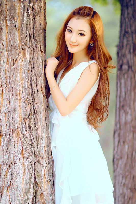 Outdoors with Sun Xin Ya | Asia Photo Gallery And Images