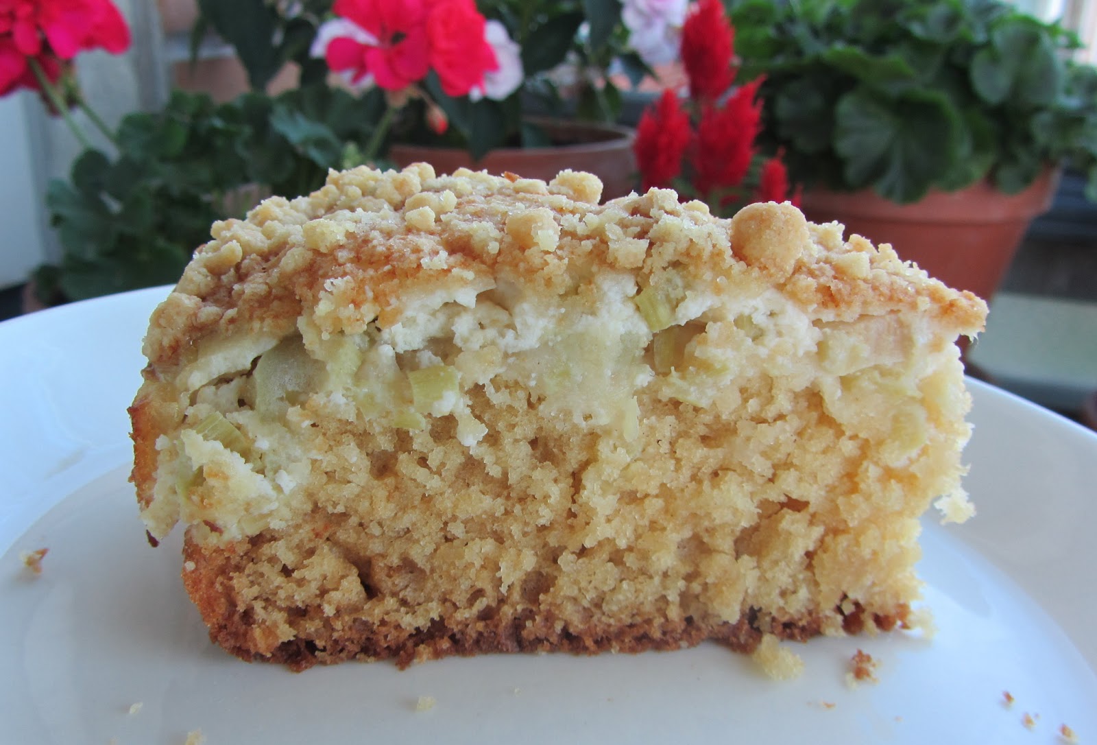 Onnellisten Tähtien Alla: Rahka-raparperipiirakka