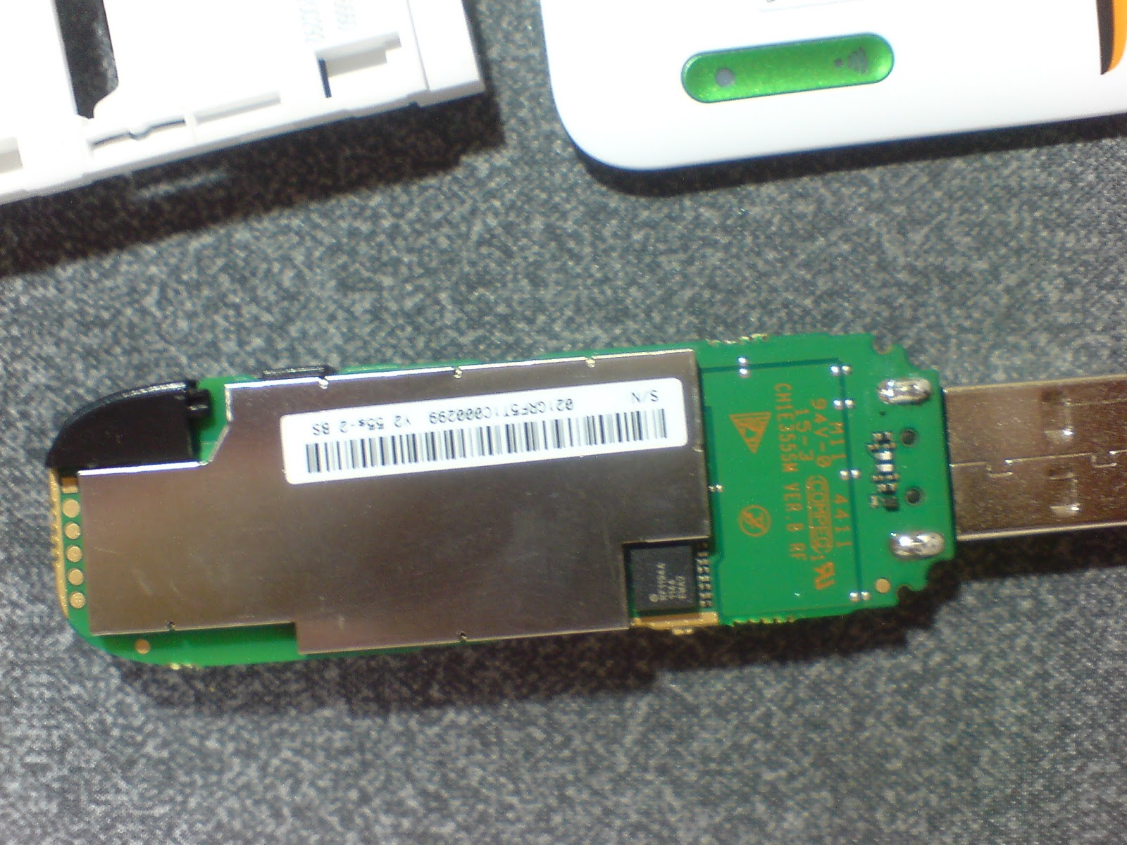 Tech31: The Anatomy of Huawei E355 Mobile Wifi Smart HSPA+