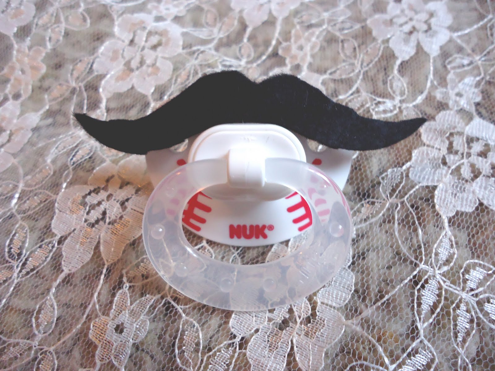 McKell's Closet: Mustache Binkies Tutorial!
