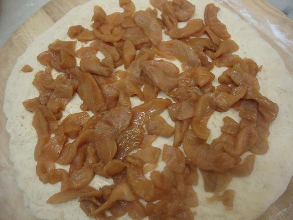 Learning Knowledge to Make Pizza: "Dutch Apple Pie Pizza" made with ...