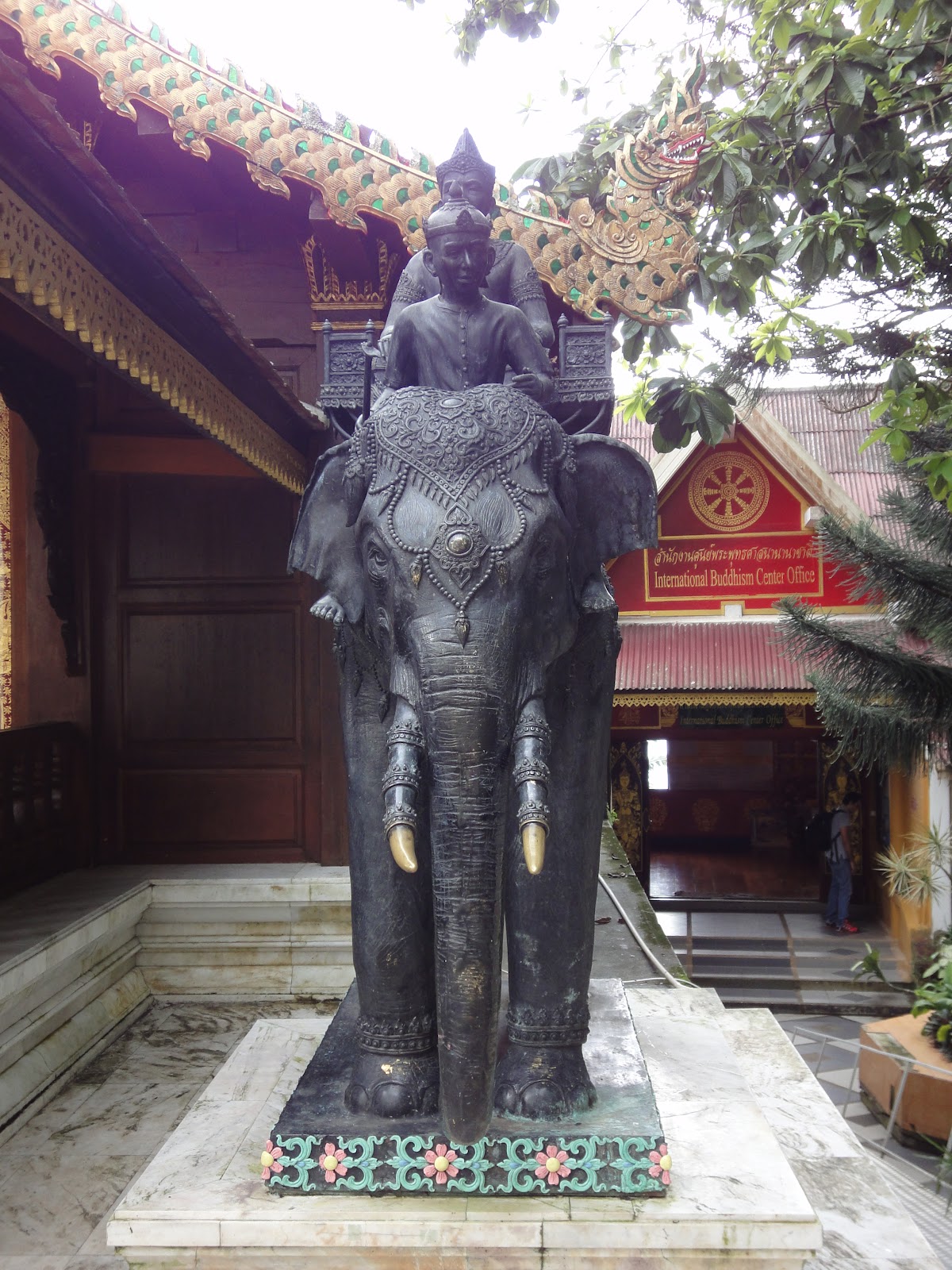 Joel & Nicola's Travelling Adventure: Sleeper train to Chiang Mai and ...