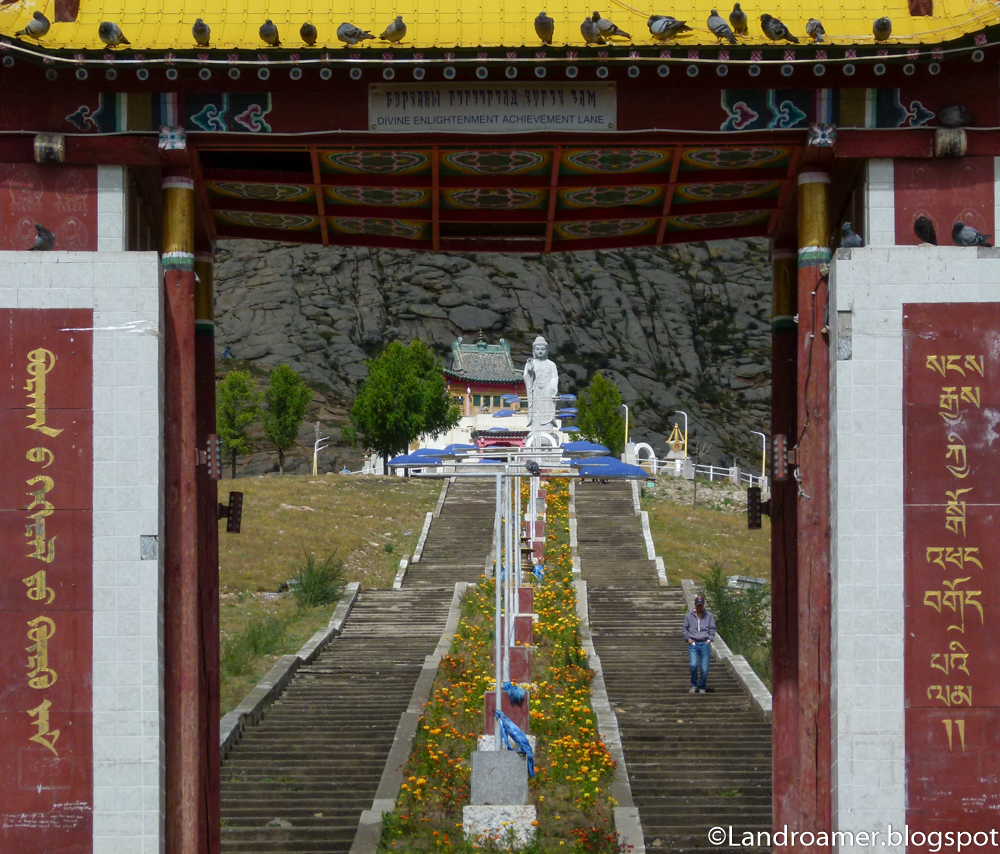 Land Roamer - Around The World: Buddhism and Monasteries