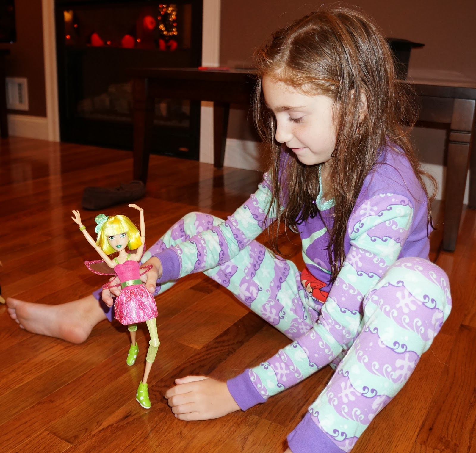 Evan and Lauren's Cool Blog: 10/17/13: Fairy Tale High Dolls