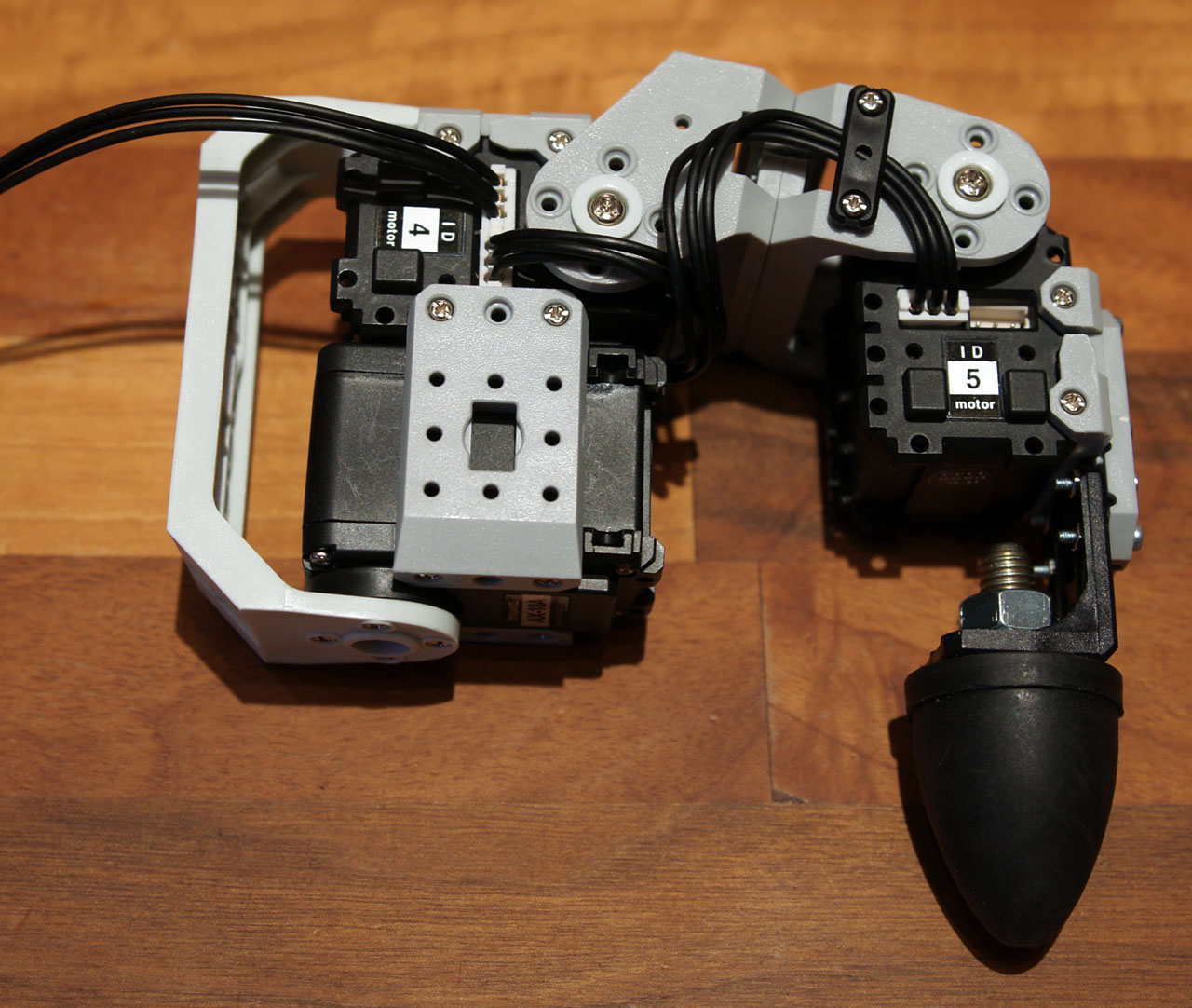 Pointless Robot: Leg design