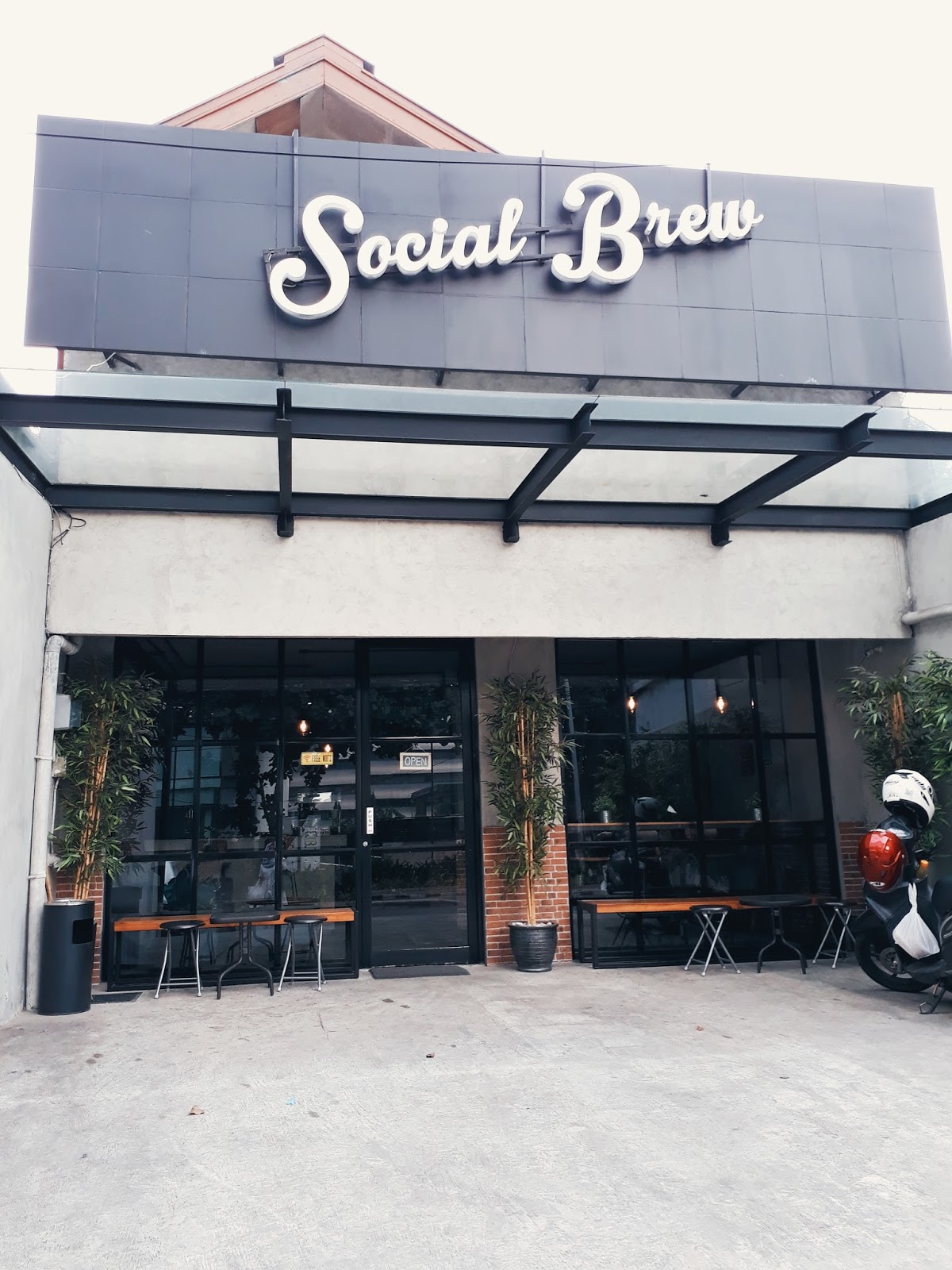 Social Brew Coffee, Cilandak - SWEETS HUNTER