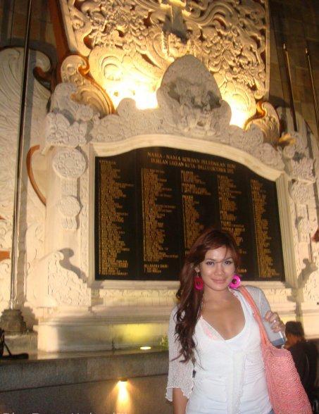 SulfiaNisty: Foto-Foto Desi Novitasari