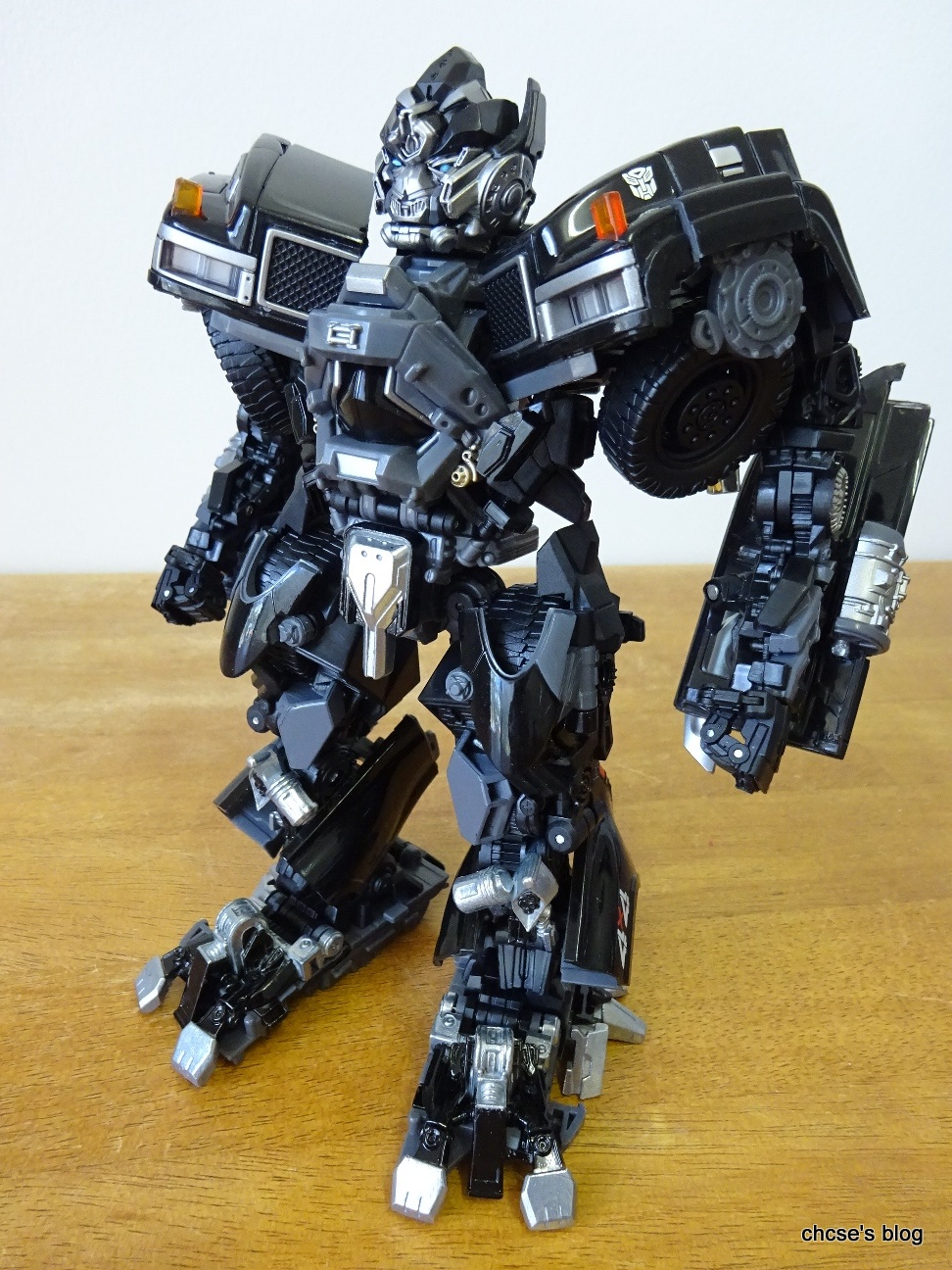 ChCse's blog: Toy Review: Transformers Masterpiece MPM-6 Ironhide