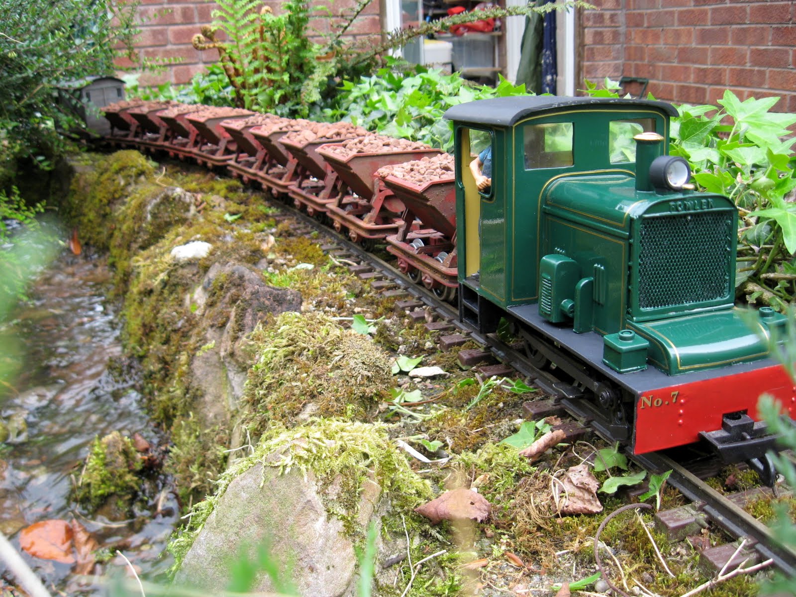 Peckforton Light Railway: How I made a rake of loaded, weathered ...