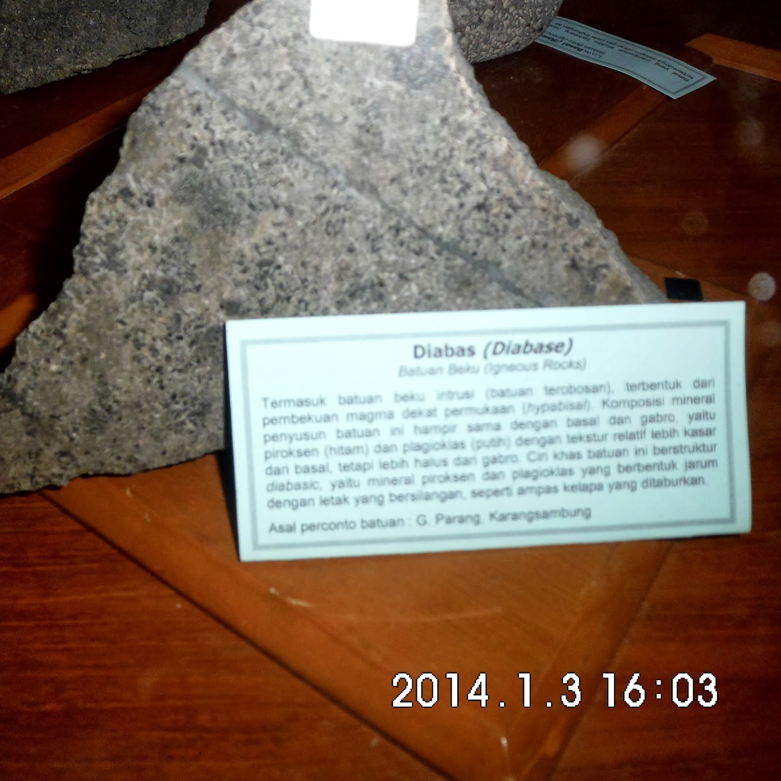 jenis-jenis batuan: JENIS-JENIS BATUAN