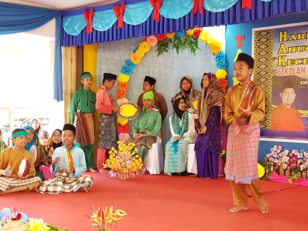 Puisidra Muzikal Lagenda Mahsuri - Duniaku Nasa2k