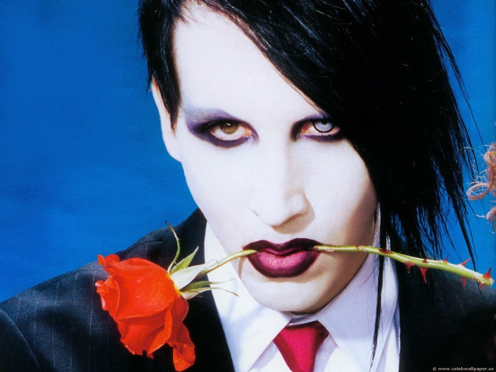 Marilyn Manson se convierte en Mickey Mouse para Paper Magazine | El ...
