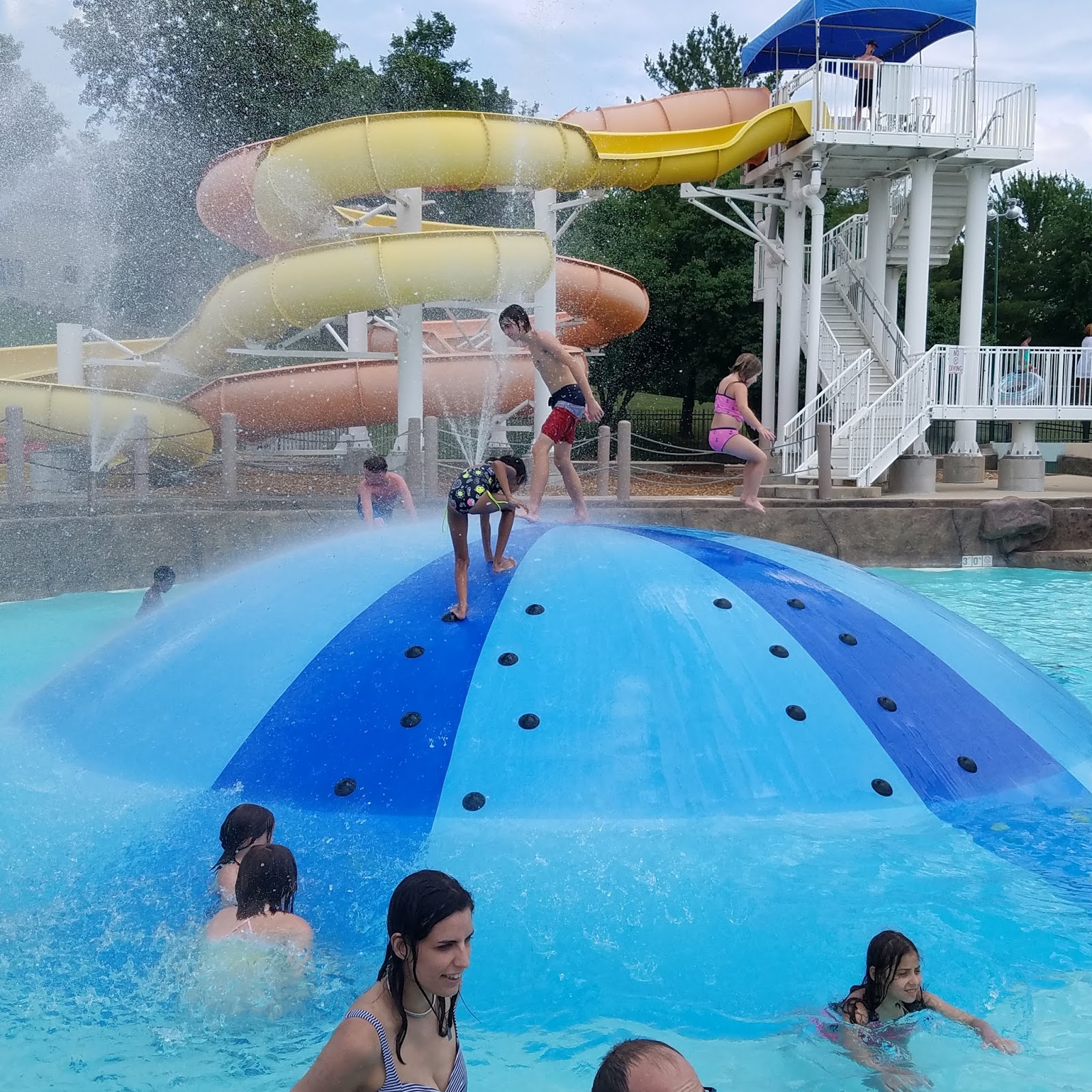 Play St. Louis: White Birch Bay Aquatic Center, Hazelwood