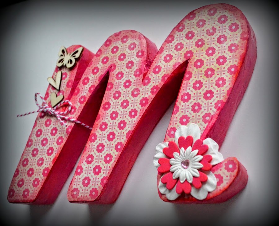 Cómo decorar letras de cartón con papel y pintura | Manualidades