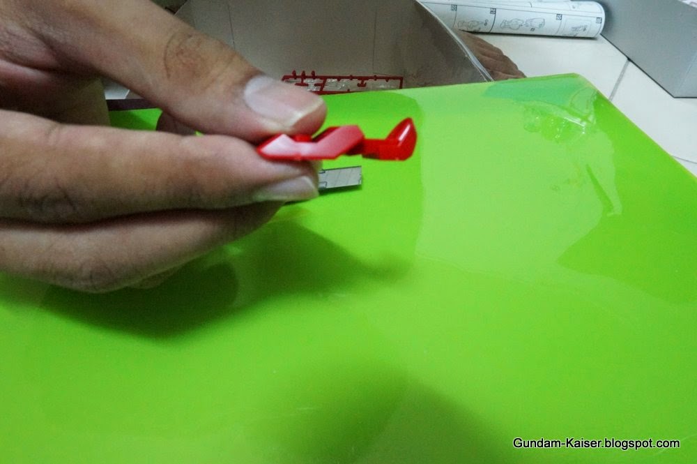 Gundam Kaiser: Gunpla Newbie Guide: How to remove nub marks using ...