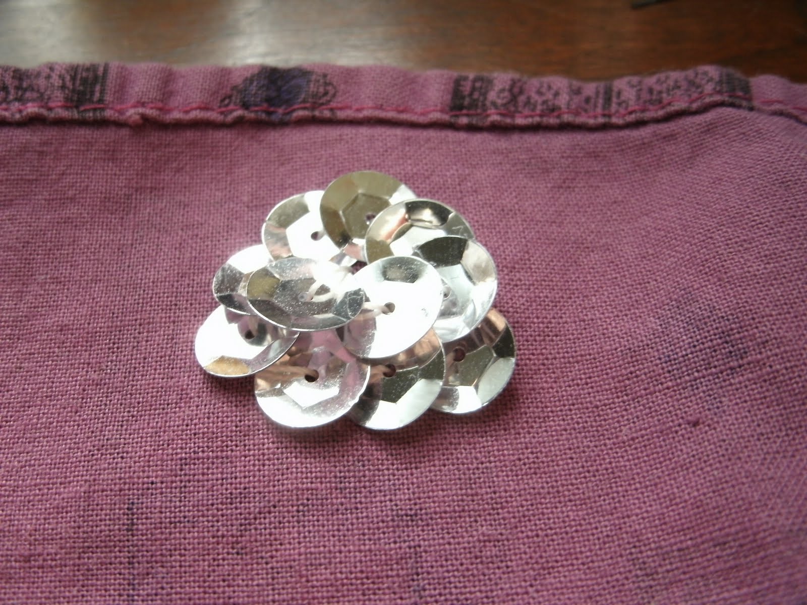 Naima's Bellydance Blog: Beading Tutorial: Fish Scales