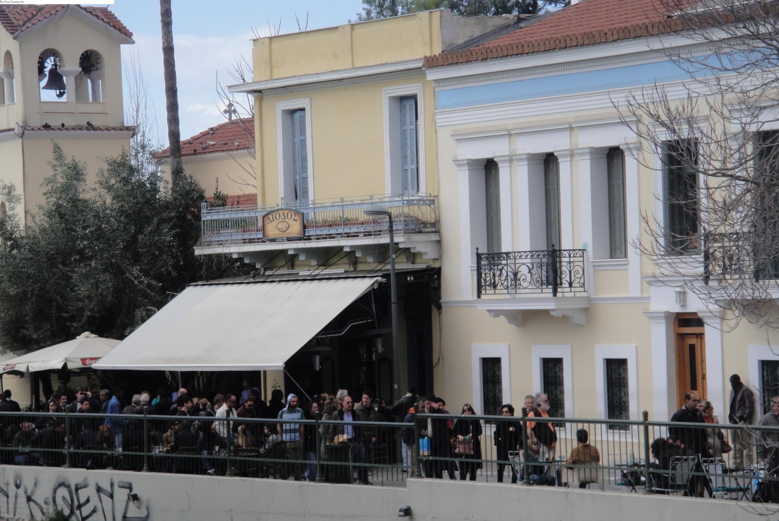 Ταξιδεύοντας στα σύννεφα..: (2)ΑΘΗΝΑ-ΒΟΛΤΑ ΣΤΙΣ ΓΕΙΤΟΝΙΕΣ ΤΗΣ ΠΛΑΚΑΣ ...