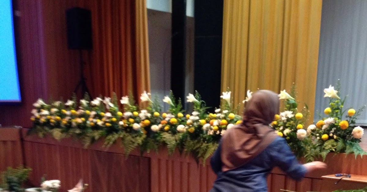 HIASAN PENTAS BUNGA SEGAR & LANDSKAP: HIASAN PENTAS