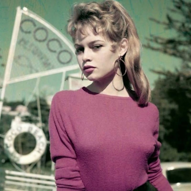 Stunning Color Photos of a Young and Beautiful Brigitte Bardot in the ...