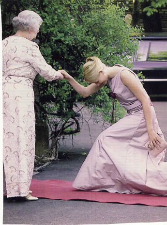 Days Of Majesty: Royal curtsy