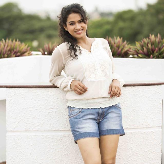 Actress Misha Ghoshal 2016 Latest HD Cute Gallery Collections | Gethu ...