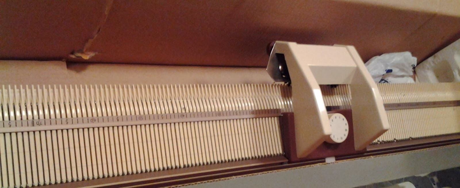 Motoristin Mutsi at home and garden: Singer Knitting Machine