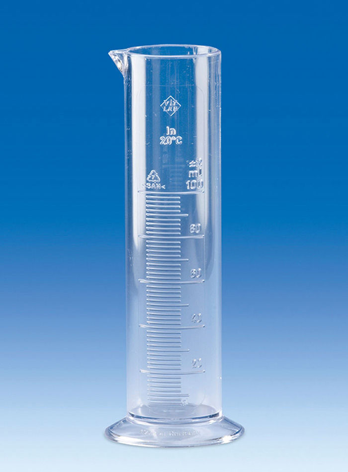 LABORATORIO: Materiales del laboratorio hechos de plástico