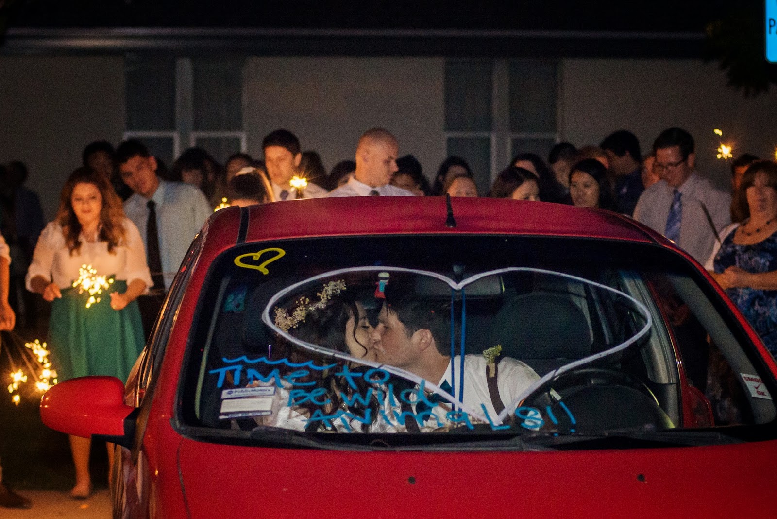 Transition From Being Engaged to Married Through Pictures | lvoe, kat.