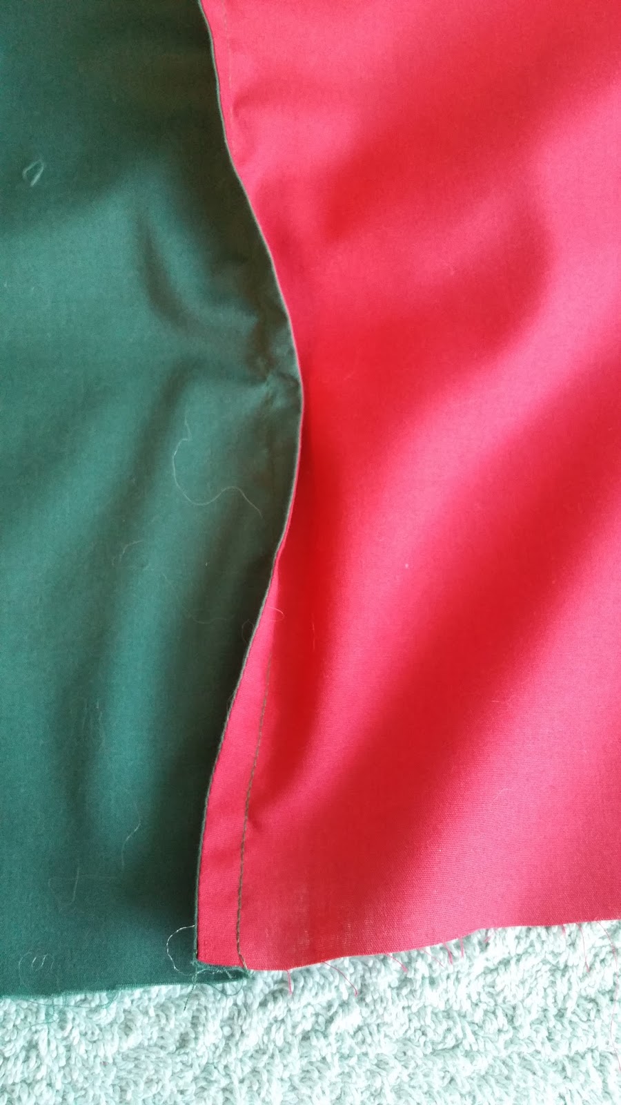 Danielle Sews: Simplicity 1091 Part 3 - Poison Ivy Bustle