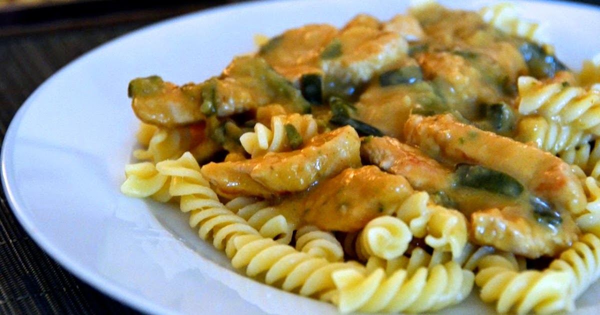 PIZZA ZUM FRÜHSTÜCK: ZUCCHINI TRUTHAHN GESCHNETZELTES MIT FUSILLI NUDELN