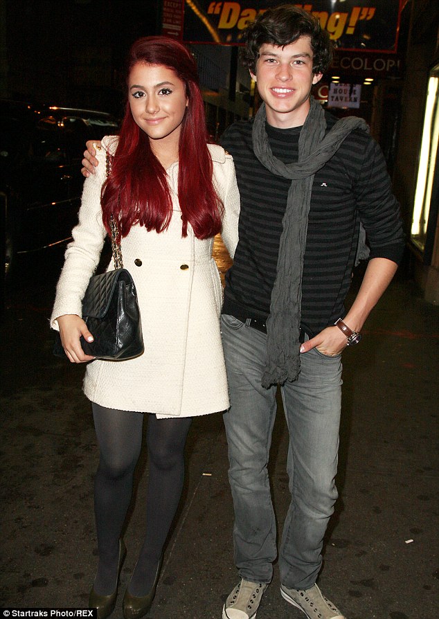 Fan Ariana: I fidanzati di Ariana!