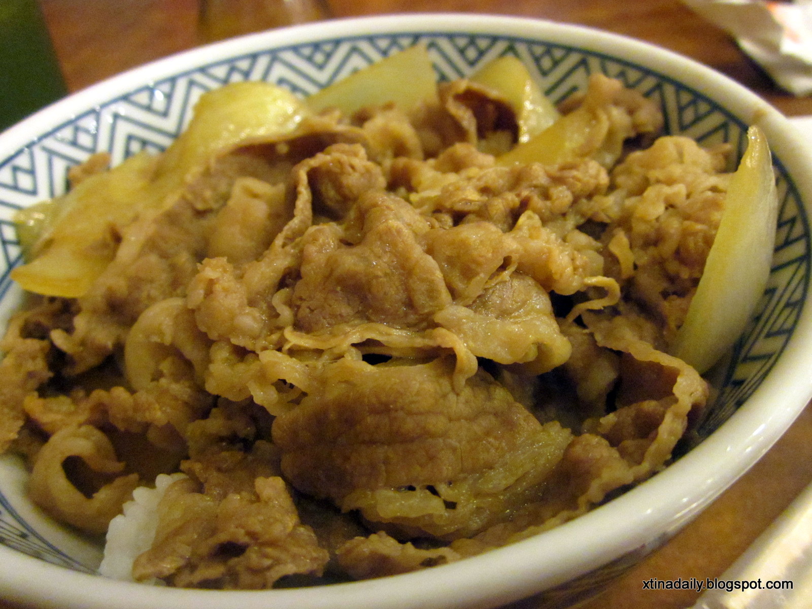 Yoshinoya Beef Bowl (Gyudon) - celebraTINg exisTENce