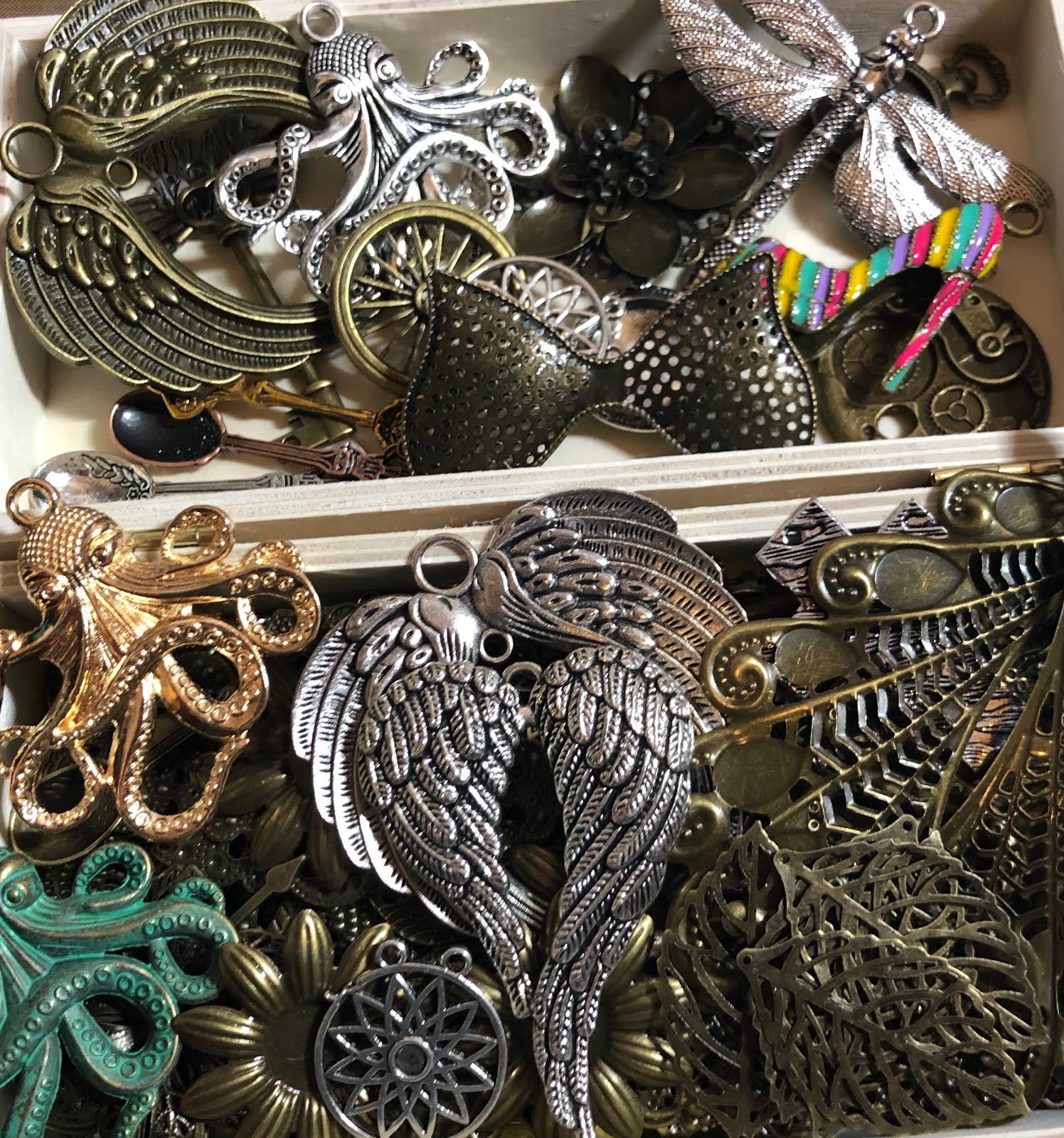 Ra’s Crafty Bits: CURIOSITY PLAQUE