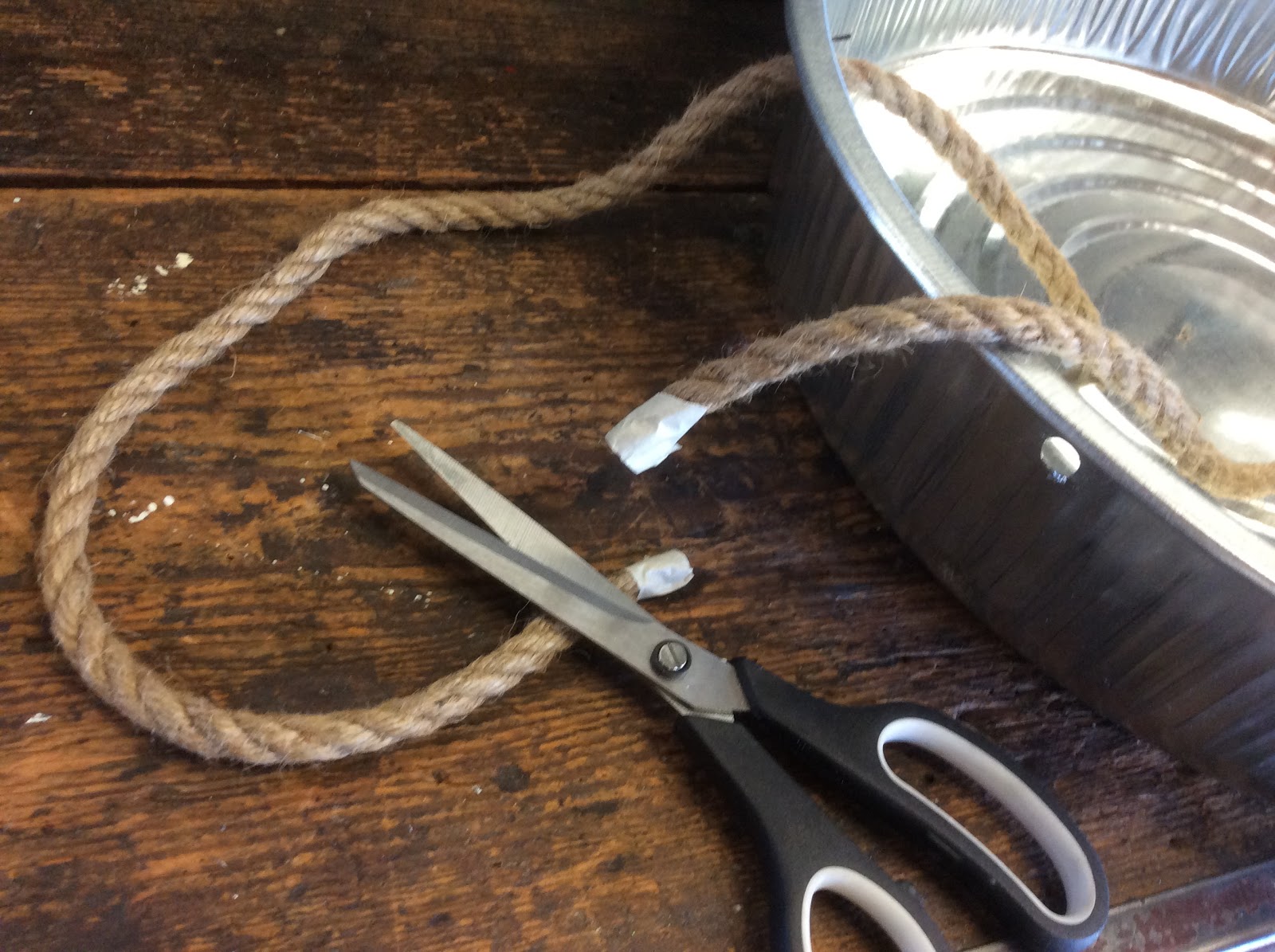 Fresh Vintage by Lisa S: DIY Galvanized Tray / Ice Bucket with Rope Handles