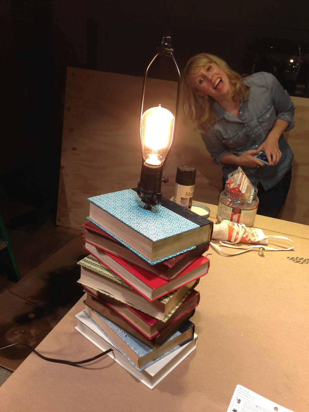 Mostaza Seed: We Made a Book Lamp