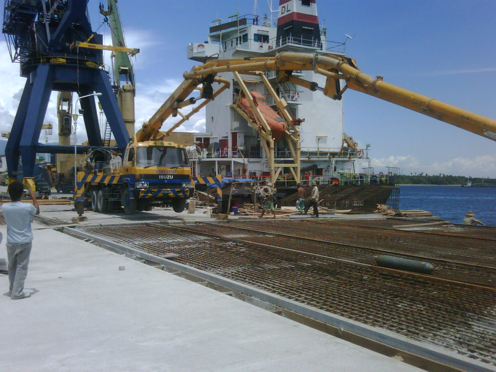 Proyek Pengecoran Dermaga Pantoloan Palu By PT. Waskita Karya - PT ...