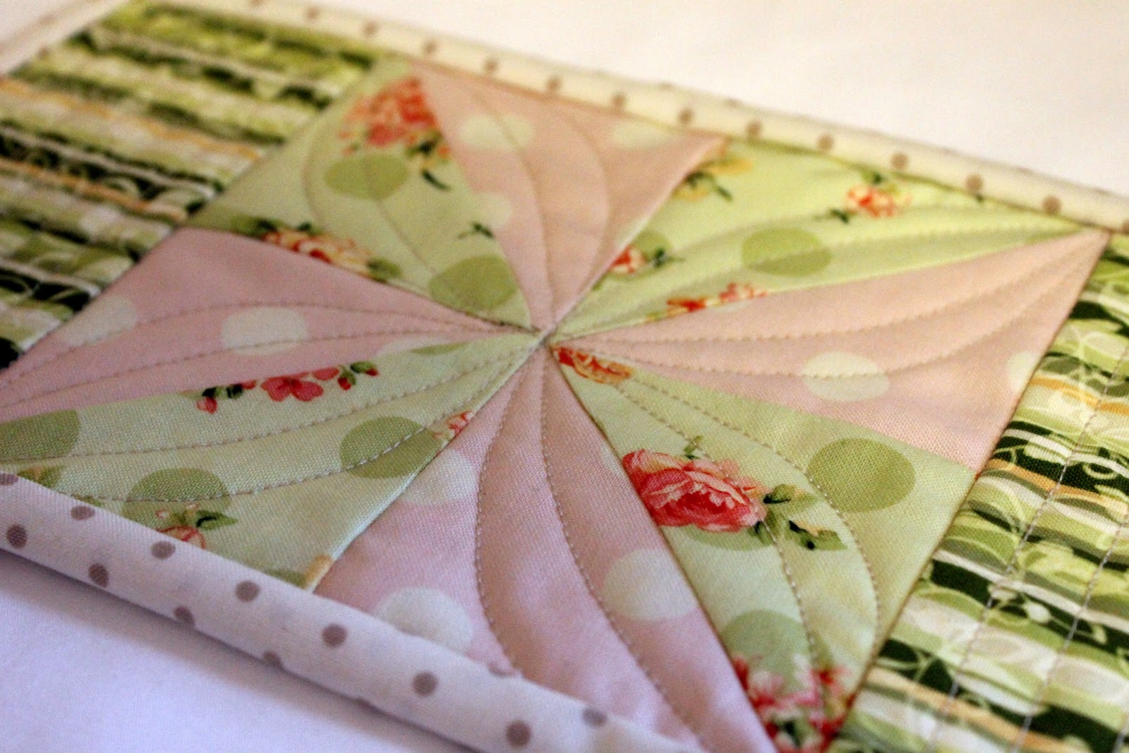The Square Daisy-A Machine Quilting Tutorial - Lori Kennedy Quilts ...