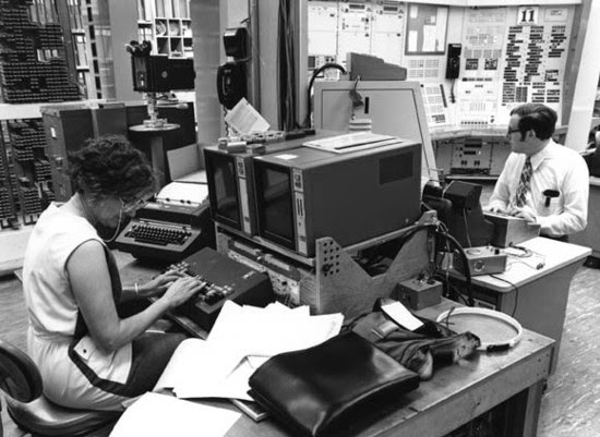 PRIMERA CLASE DE INTERNET: ¿cuales eran los fines con que se creo arpanet?