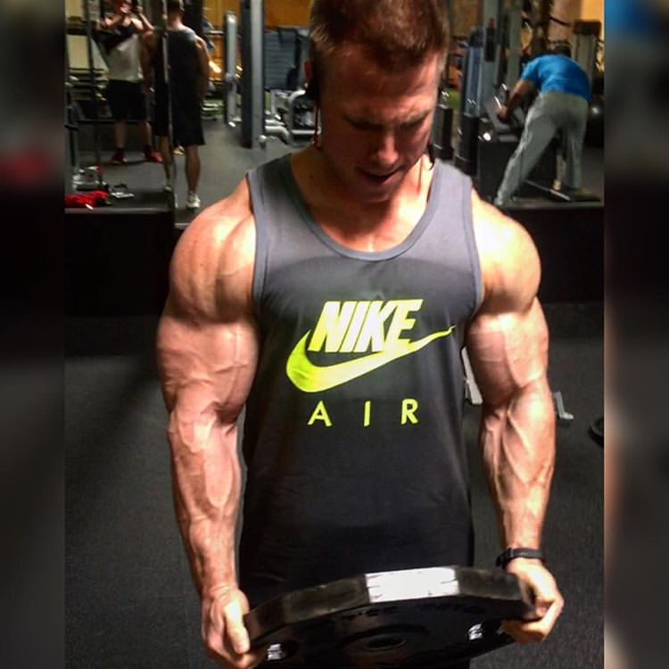 the beauty of male muscle: Kyle (1/3)