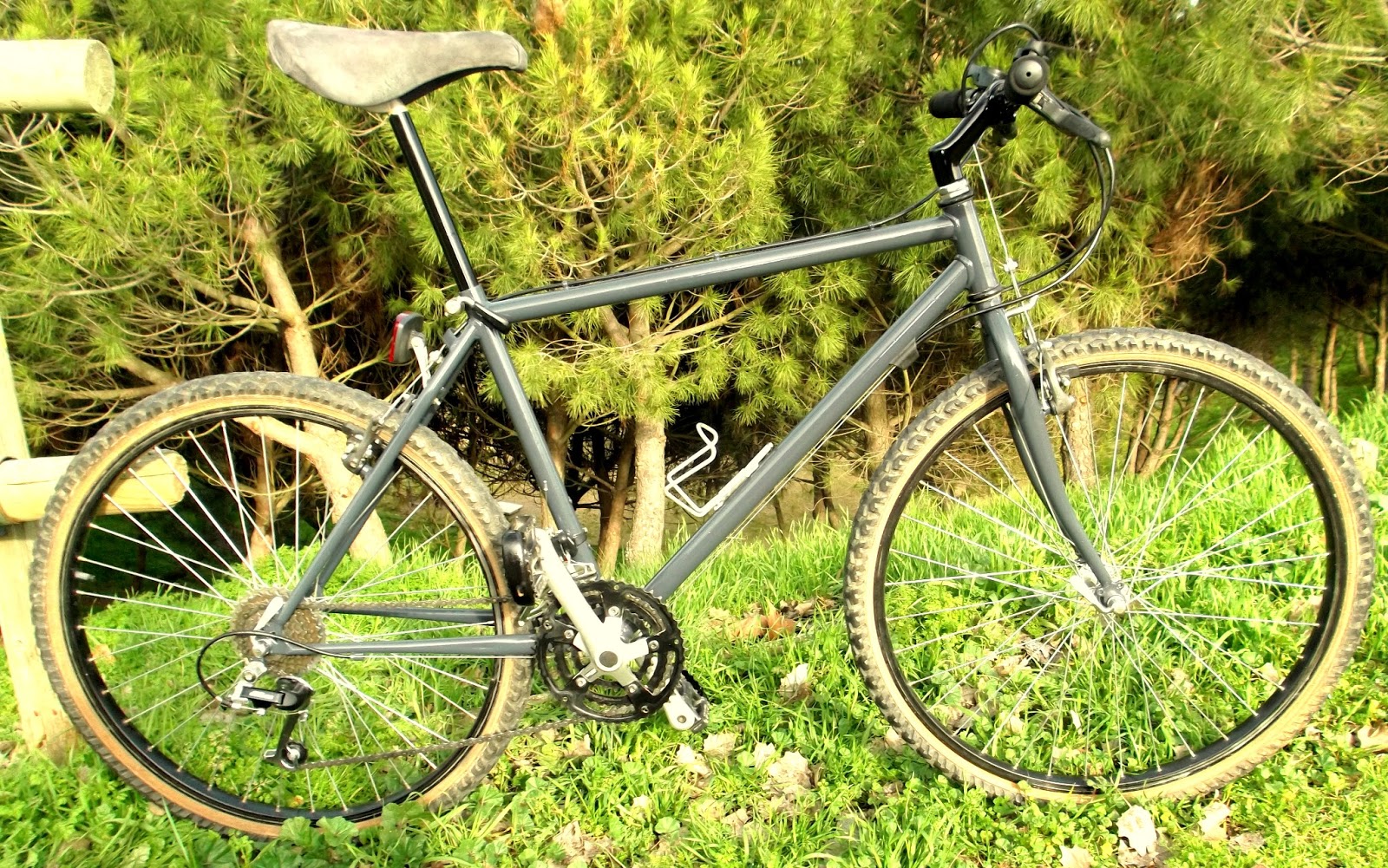 VINTAGE CYCLES DESIGN: RABASA DERBI MOUNTAIN