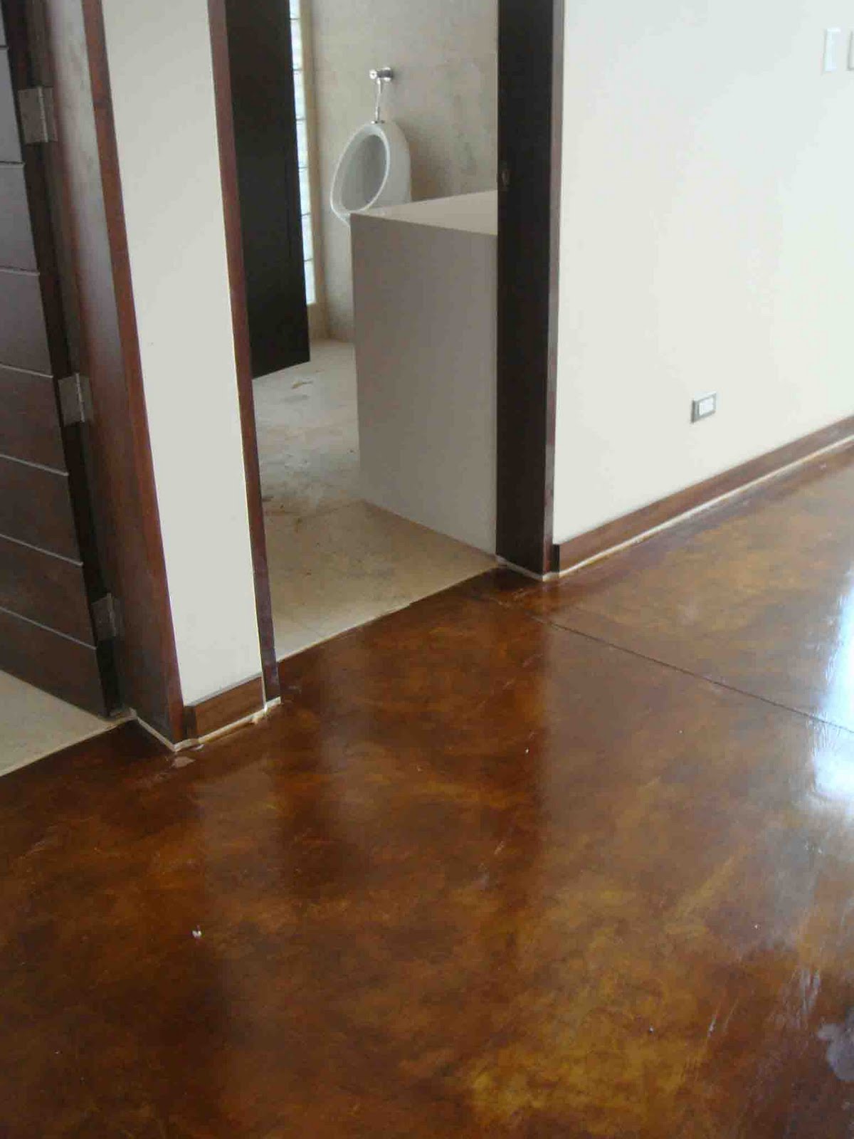 Stain Crete sobre Microcemento en Oficinas de La Destileria La Caravedo