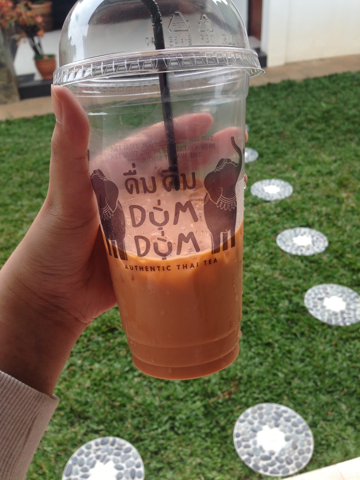 When Food Makes You Happy: Dum Dum Thai Tea di Cibubur??